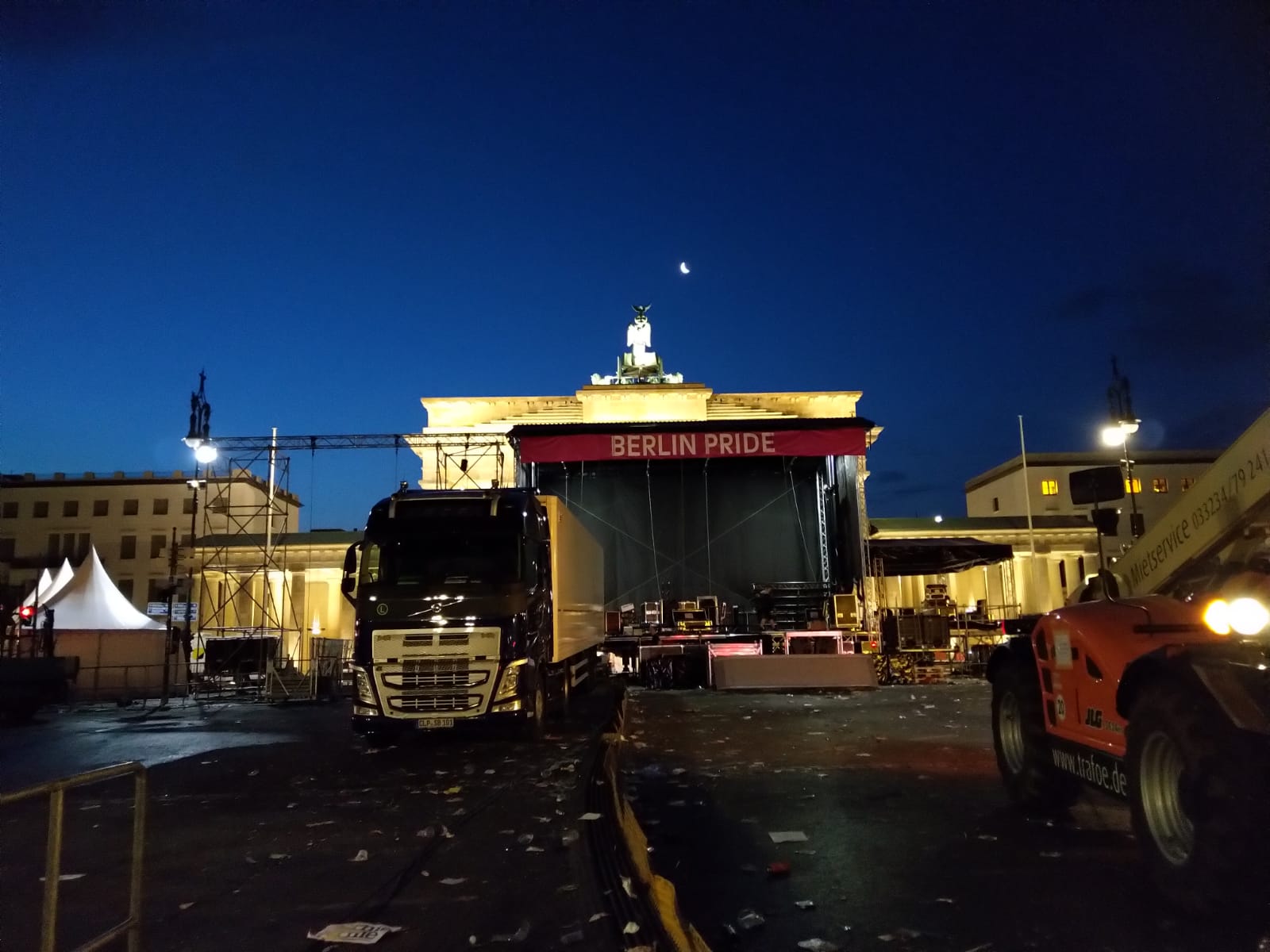 StageHands.net At Köln and Berlin CSD - Stagehands.net